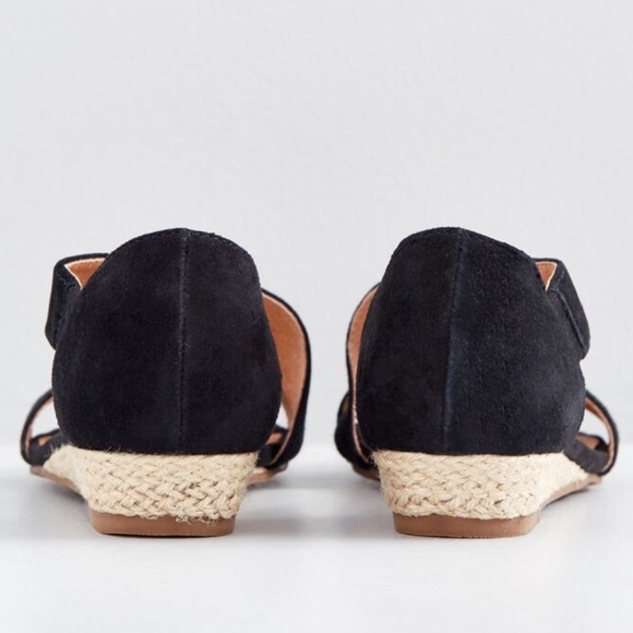 chelsea crew | Shoes | Modcloth Chelsea Crew Sleek Appreciation Sandals ...